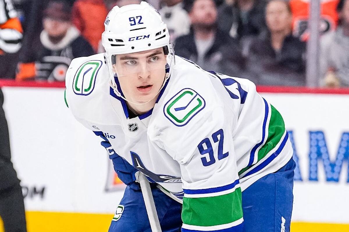 Grebenkin counts 2 points as Flyers thump Vancouver Canucks 5-2 ...